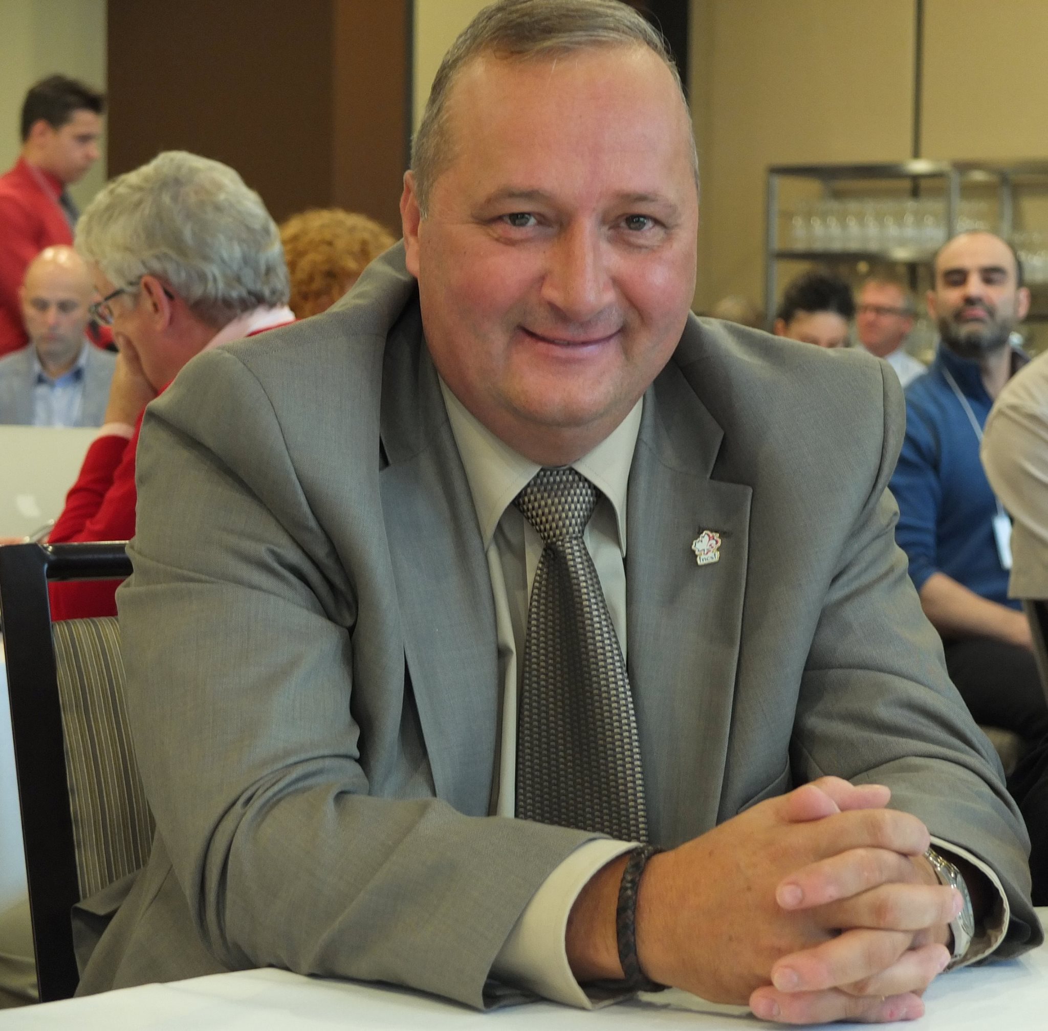 Mario Pelletier succède à Melinda Chartrand à la FNCSF