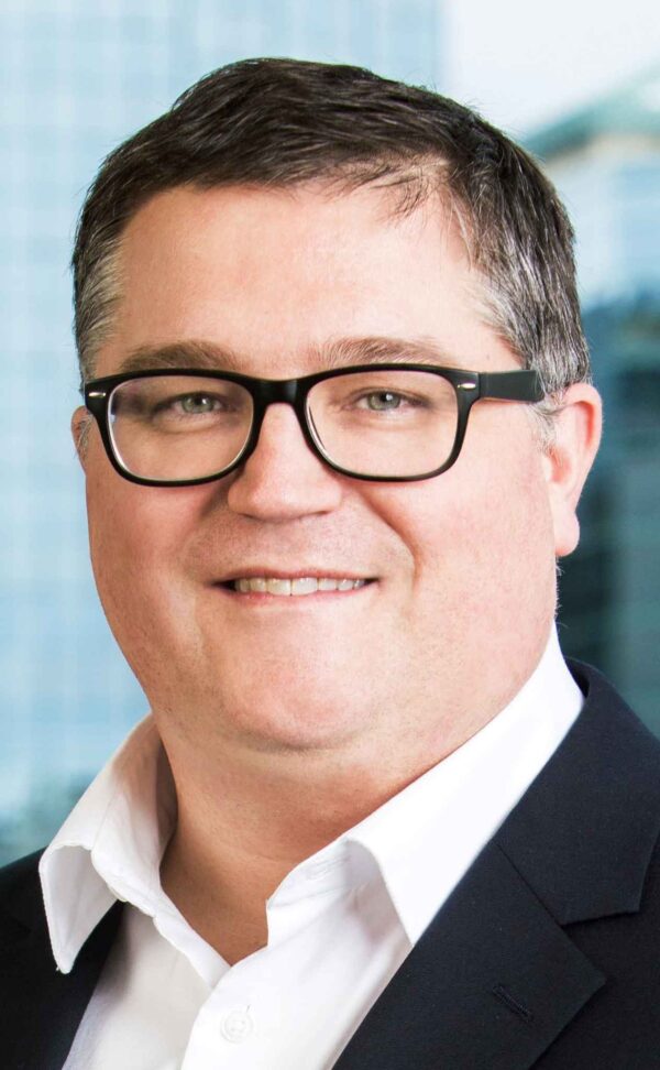 Décès de Keith Spicer, le premier commissaire aux langues officielles