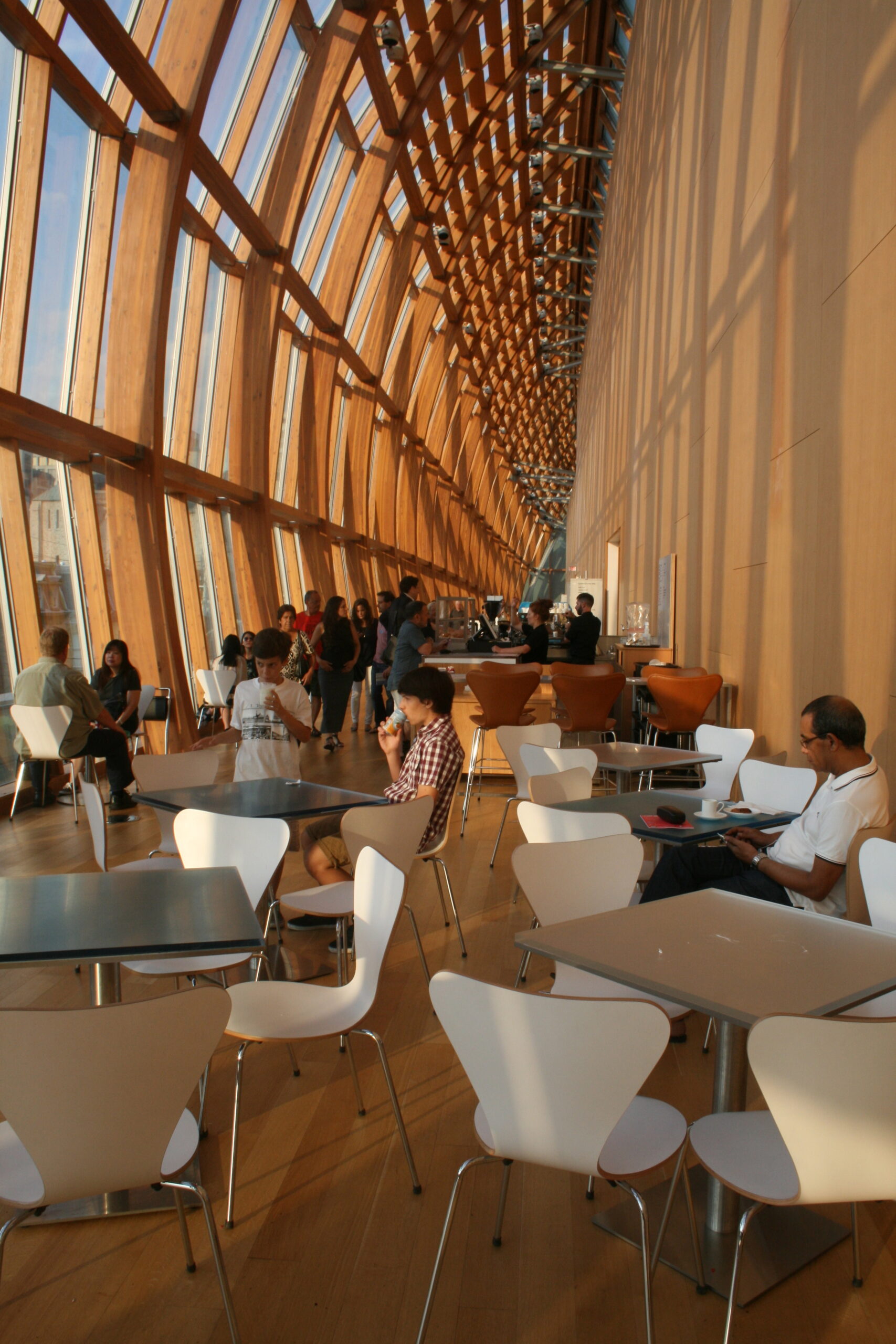 Le Dr Mathieu Lupien : apprécier l'art pour mieux retourner faire de la ...