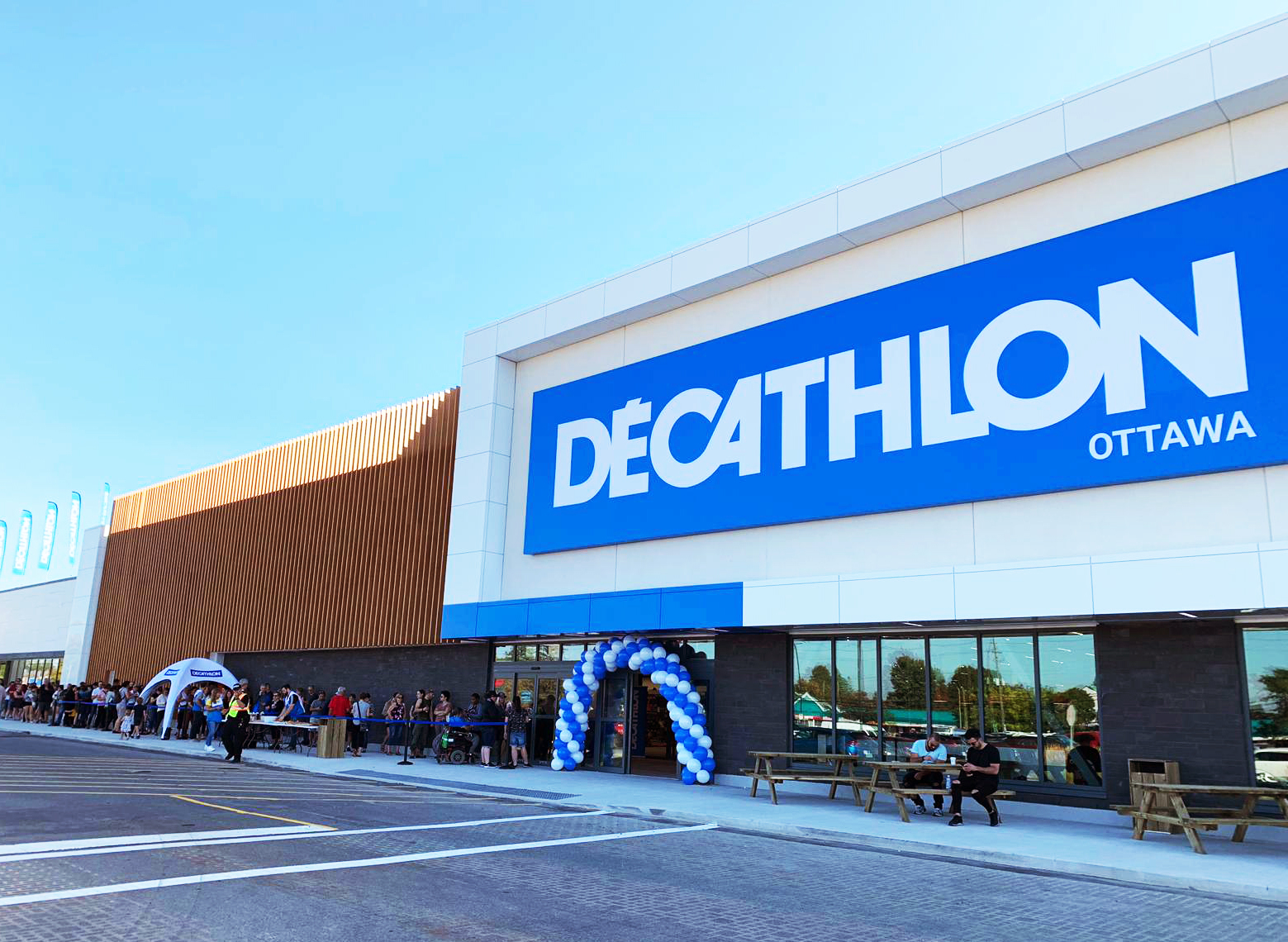 Décathlon Toronto : le géant des articles de sport s'installe en Ontario