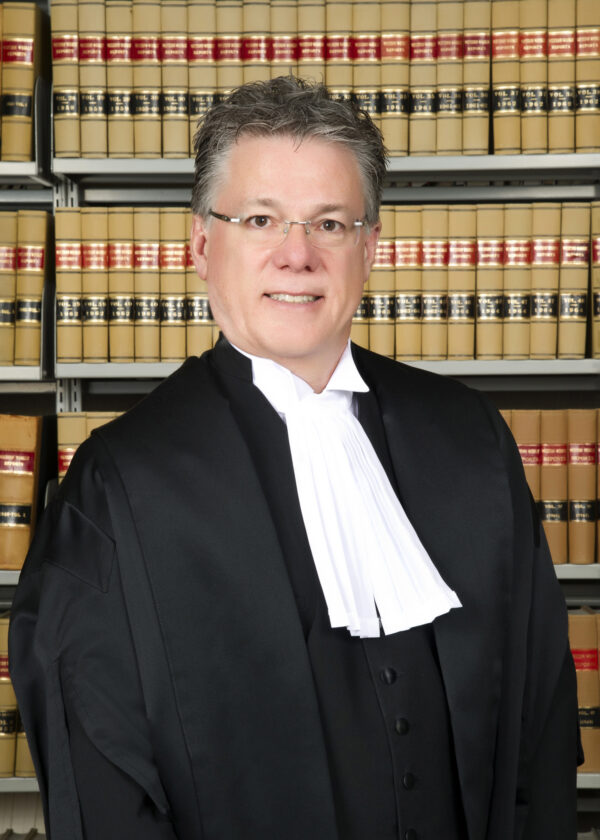 Information en français: la magistrature ontarienne se rend disponible