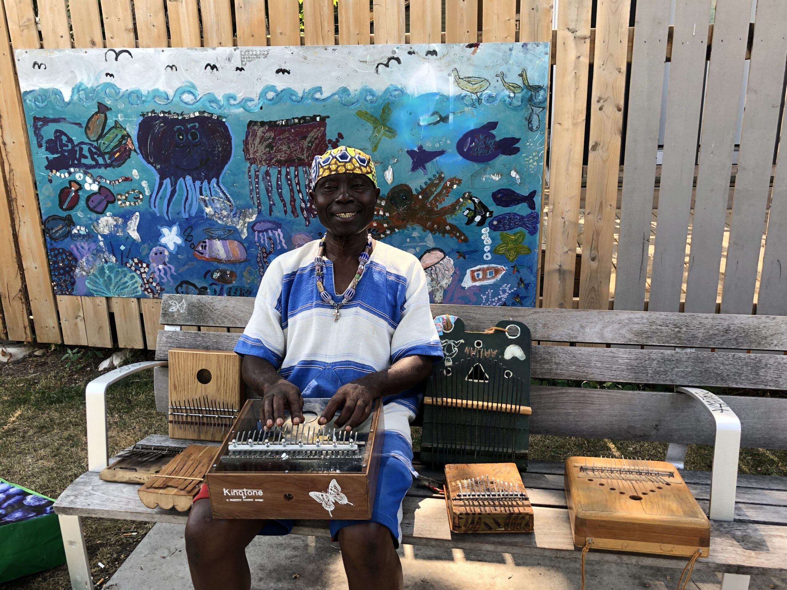 Apprenez à jouer du kalimba africain avec Njacko Backo