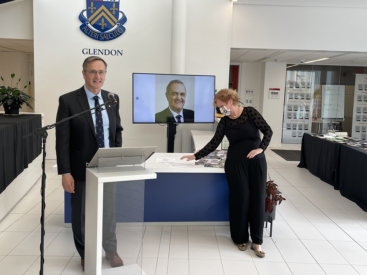 Glendon: hommage à Alain Baudot, «le seigneur du manoir»