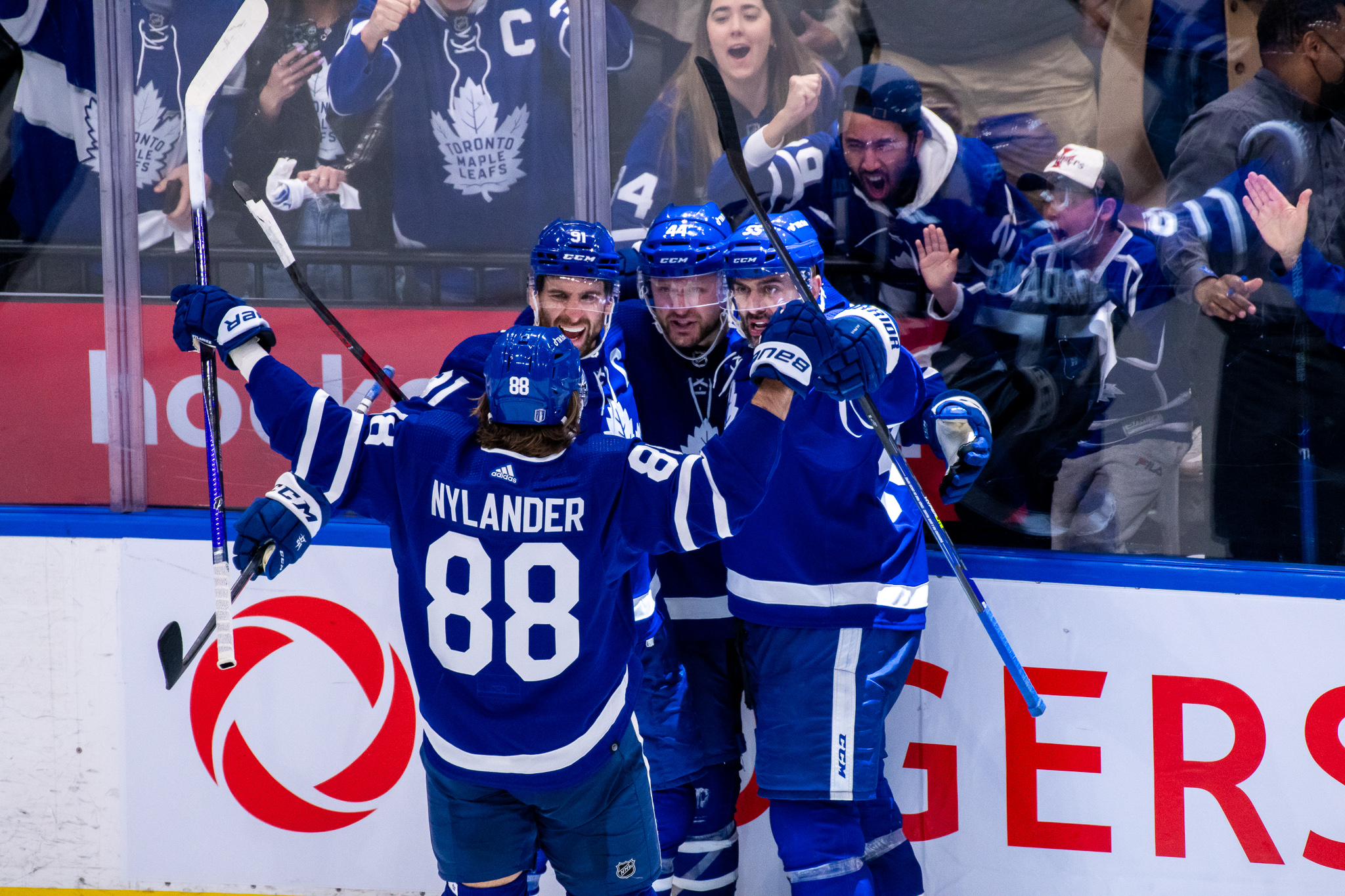 Remontée extraordinaire des Leafs qui prennent l'avance dans la série