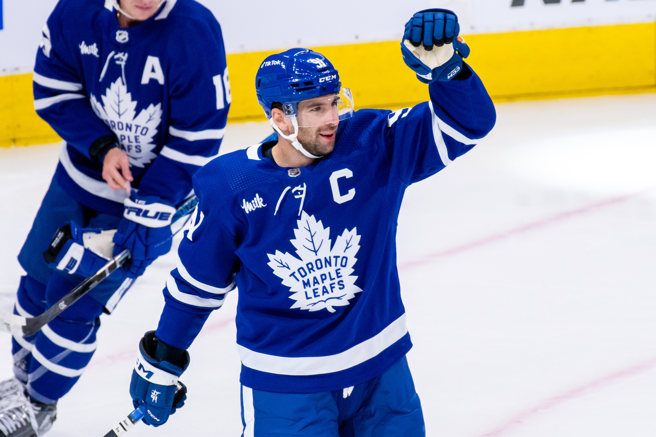 John Tavares propulse les Maple Leafs vers la victoire