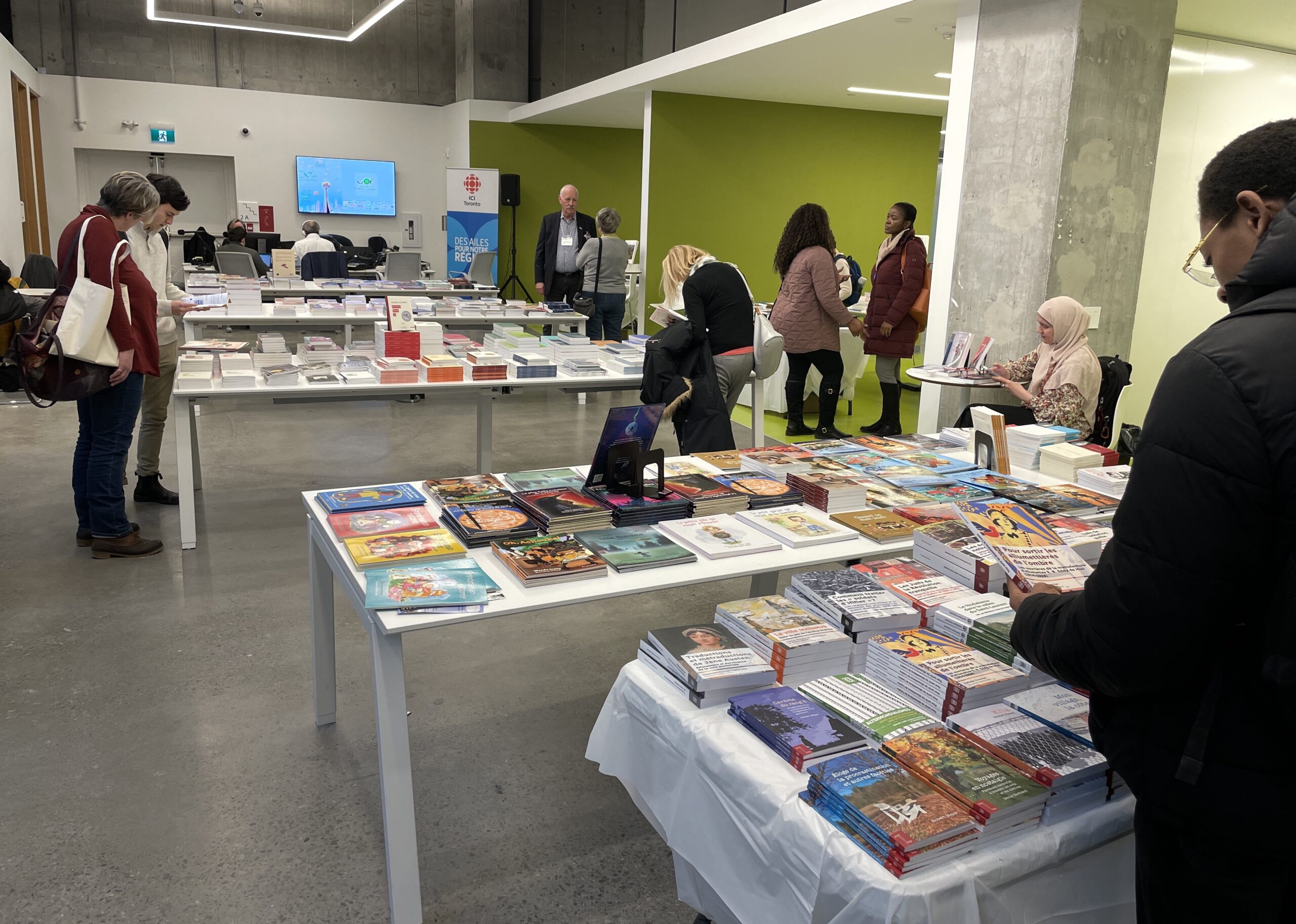 Les Salons Du Livre Principale Porte D Entrée Vers La Littérature En