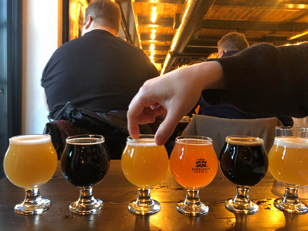 La plage en hiver, avec les Winter Stations