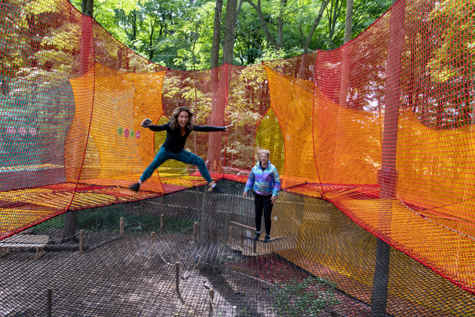 La nature entre terre et ciel dans le parc de trampolines Uplå
