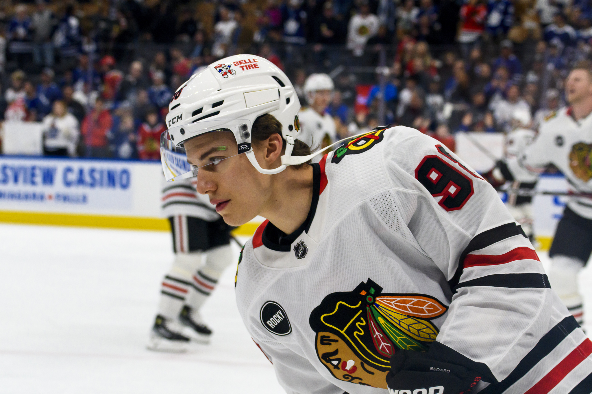 Connor Bedard et les Blackhawks attirent les foules et font mal paraître les Leafs