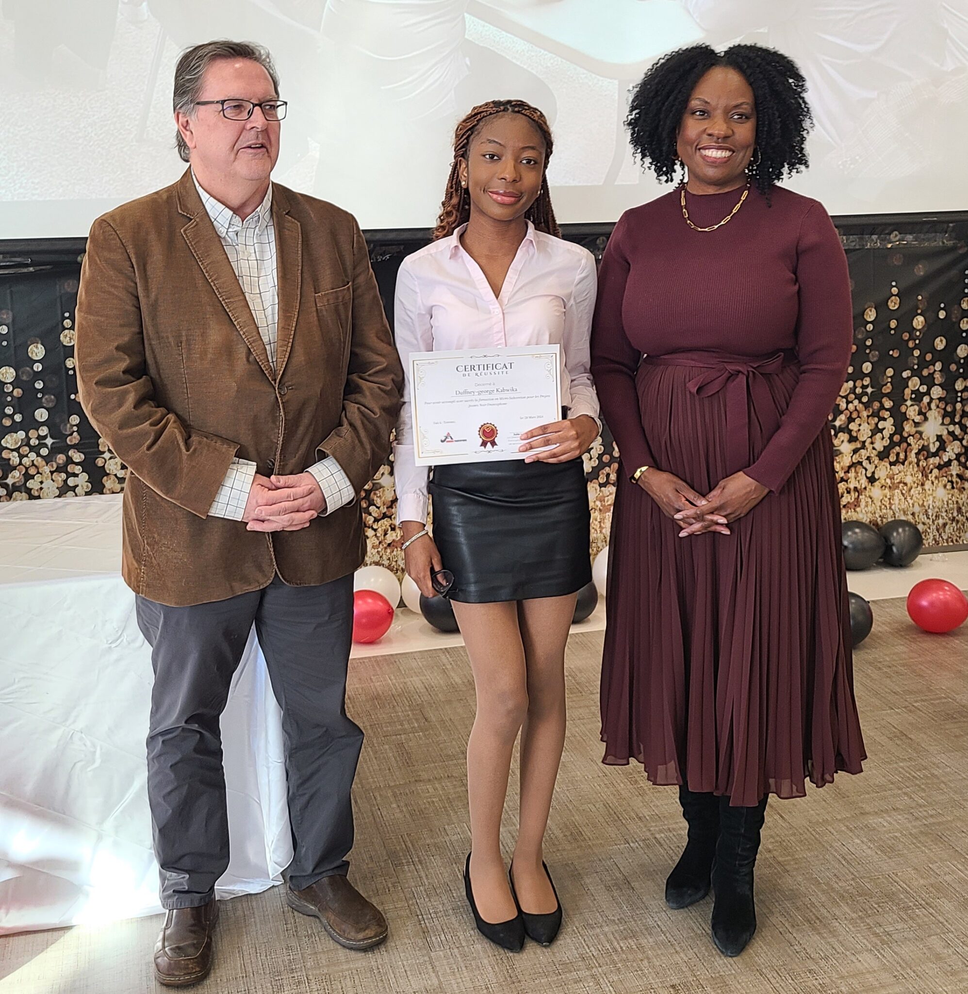 5000 $ pour 50 jeunes entrepreneurs formés par l’Auberge francophone de ...