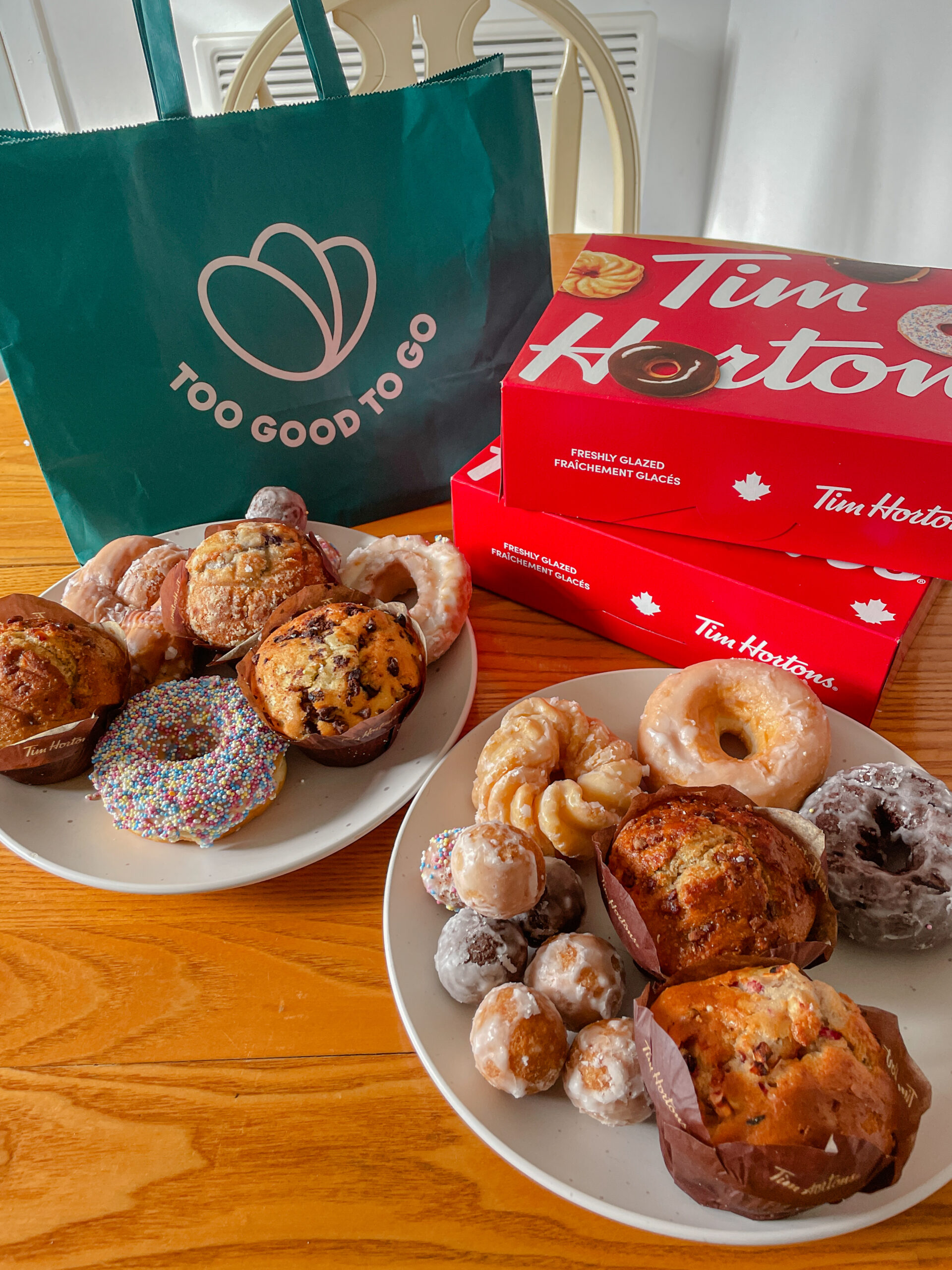 Des «paniers surprise» Too Good To Go dans 2000 Tim Hortons
