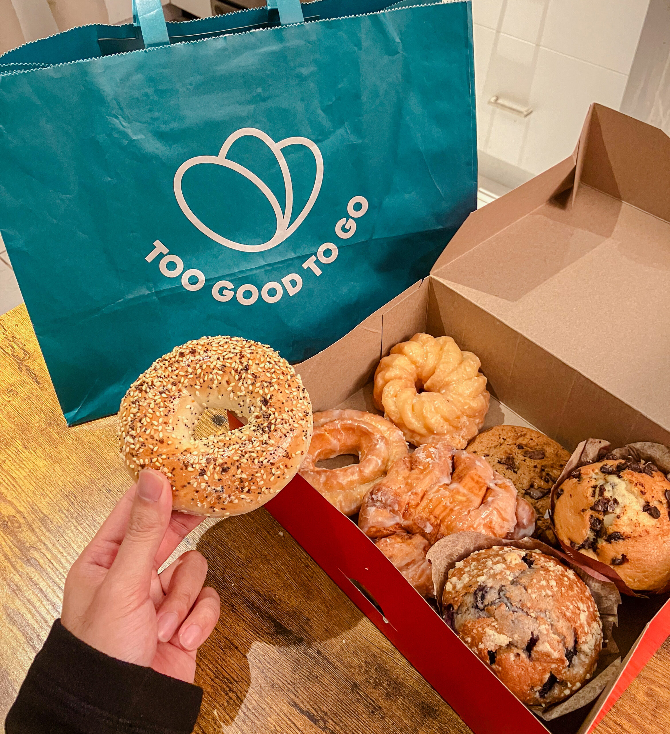 Des «paniers surprise» Too Good To Go dans 2000 Tim Hortons