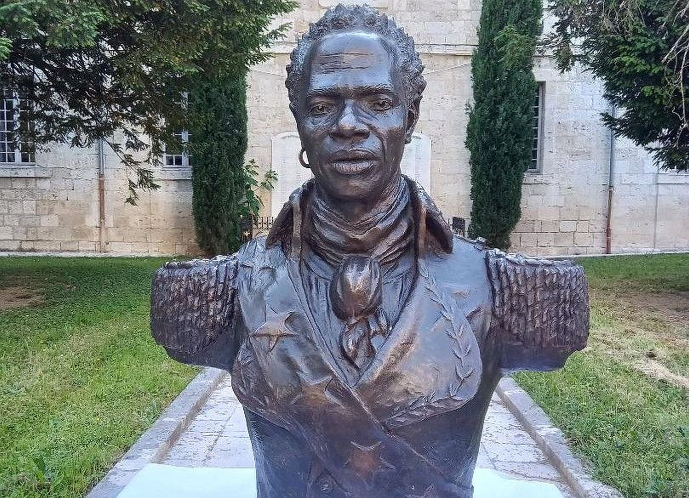 Campagne pour une statue de Suzanne Simon Baptiste Louverture en France