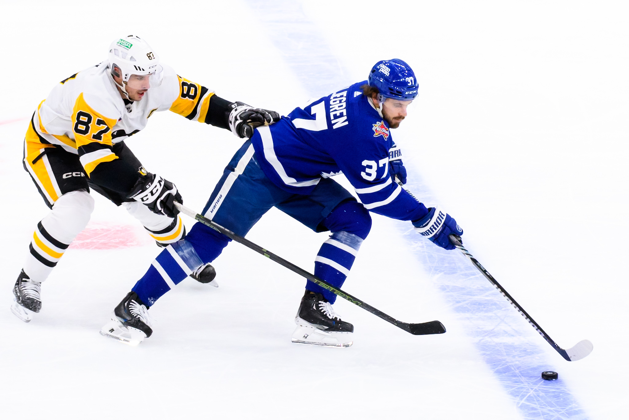 Maple Leafs: Timothy Liljegren est échangé aux Sharks Maple Leafs: Timothy Liljegren est échangé aux Sharks