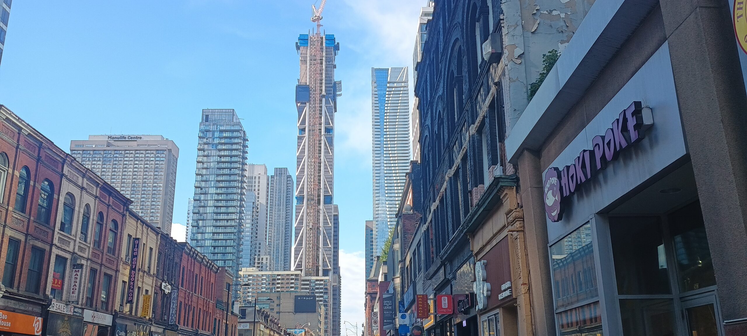One Bloor West: le plus haut immeuble du Canada prend forme
